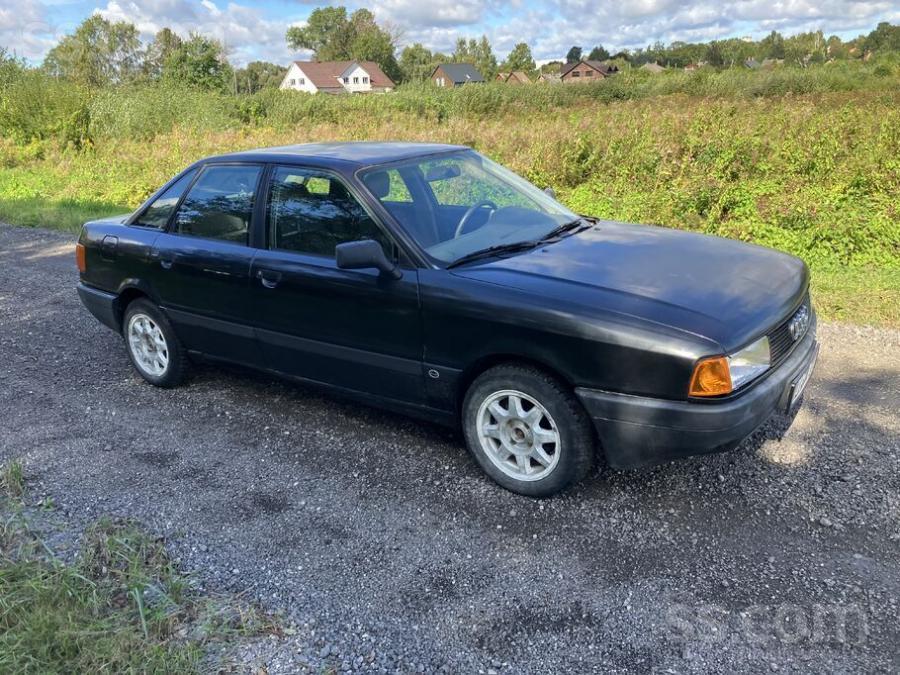 Black Audi 80 1991 in Ludza, with an engine capacity of 1.60 L and mileage of 343 thousand km for 1150 €, photo 5 on AUTOMOTO.COM.LV