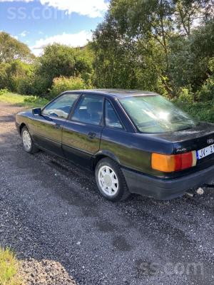 Black Audi 80 1991 in Ludza, with an engine capacity of 1.60 L and mileage of 343 thousand km for 1150 €, photo 7 on AUTOMOTO.COM.LV