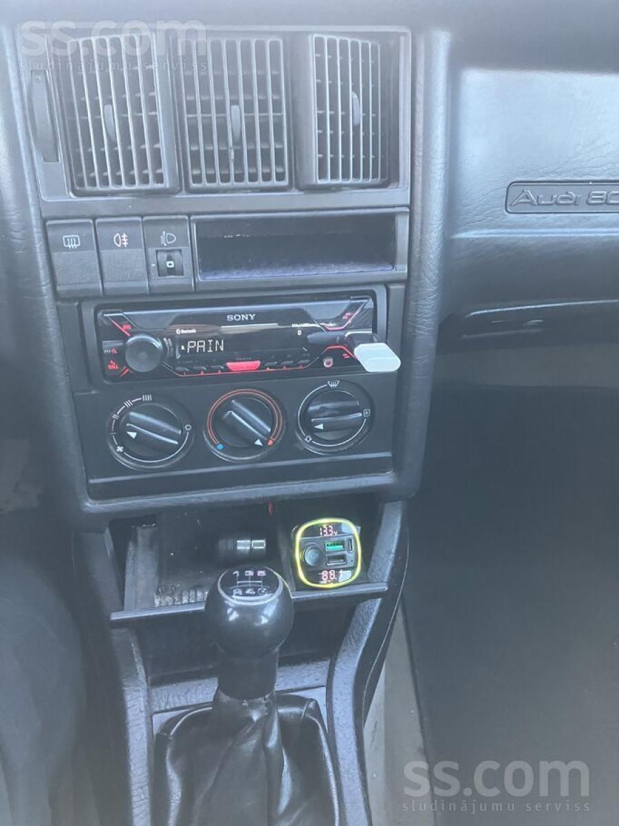 Black Audi 80 1991 in Ludza, with an engine capacity of 1.60 L and mileage of 343 thousand km for 1150 €, photo 14 on AUTOMOTO.COM.LV