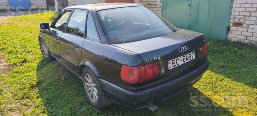 Melns Audi 80 1992 Daugavpils, ar dzinēja tilpumu 2.00 L un nobraukumu 331 tūkst. km par 500 €, foto 5 vietnē AUTOMOTO.COM.LV