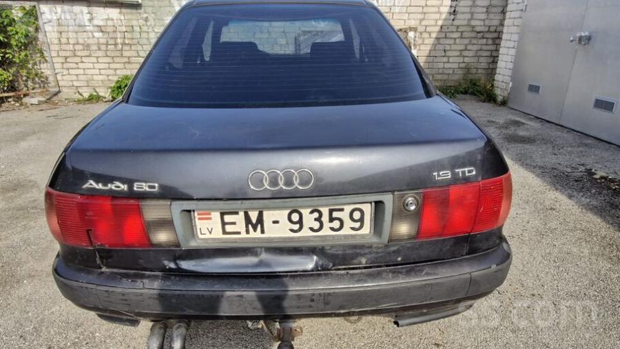 Black Audi 80 1992 in Riga, with an engine capacity of 1.90 L and mileage of 288 thousand km for 550 €, photo 3 on AUTOMOTO.COM.LV