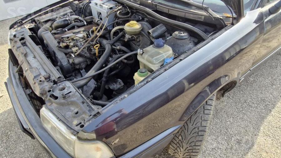Black Audi 80 1992 in Riga, with an engine capacity of 1.90 L and mileage of 288 thousand km for 550 €, photo 4 on AUTOMOTO.COM.LV
