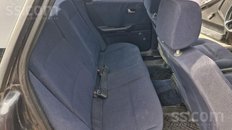 Black Audi 80 1992 in Riga, with an engine capacity of 1.90 L and mileage of 288 thousand km for 550 €, photo 8 on AUTOMOTO.COM.LV