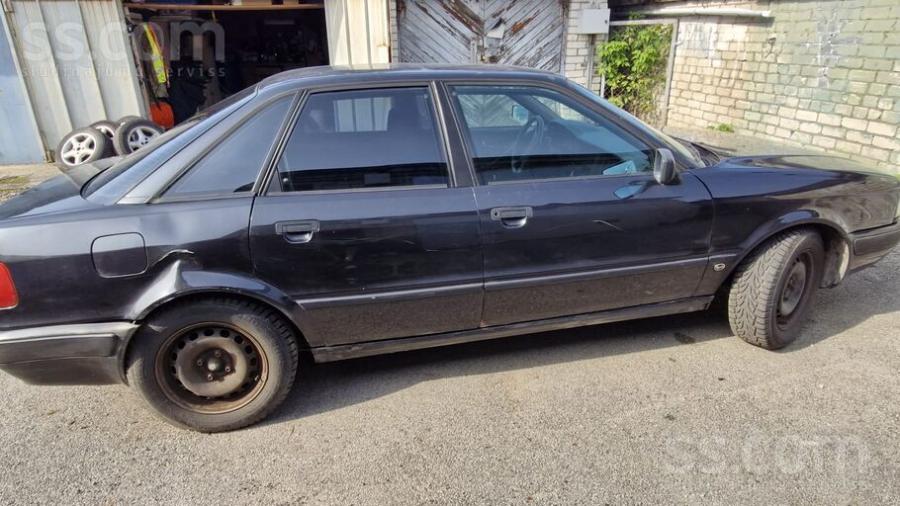 Black Audi 80 1992 in Riga, with an engine capacity of 1.90 L and mileage of 288 thousand km for 550 €, photo 9 on AUTOMOTO.COM.LV