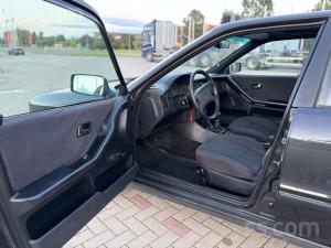 Melns Audi 80 1992 Valmiera, ar dzinēja tilpumu 2.00 L un nobraukumu 307 tūkst. km par 2800 €, foto 5 vietnē AUTOMOTO.COM.LV