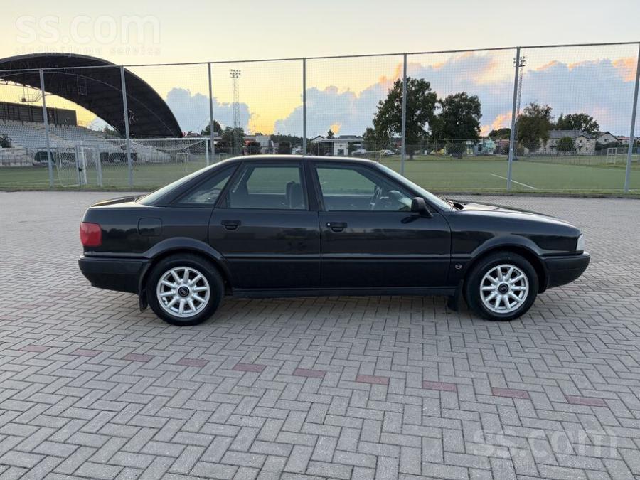 Melns Audi 80 1992 Valmiera, ar dzinēja tilpumu 2.00 L un nobraukumu 307 tūkst. km par 2800 €, foto 10 vietnē AUTOMOTO.COM.LV