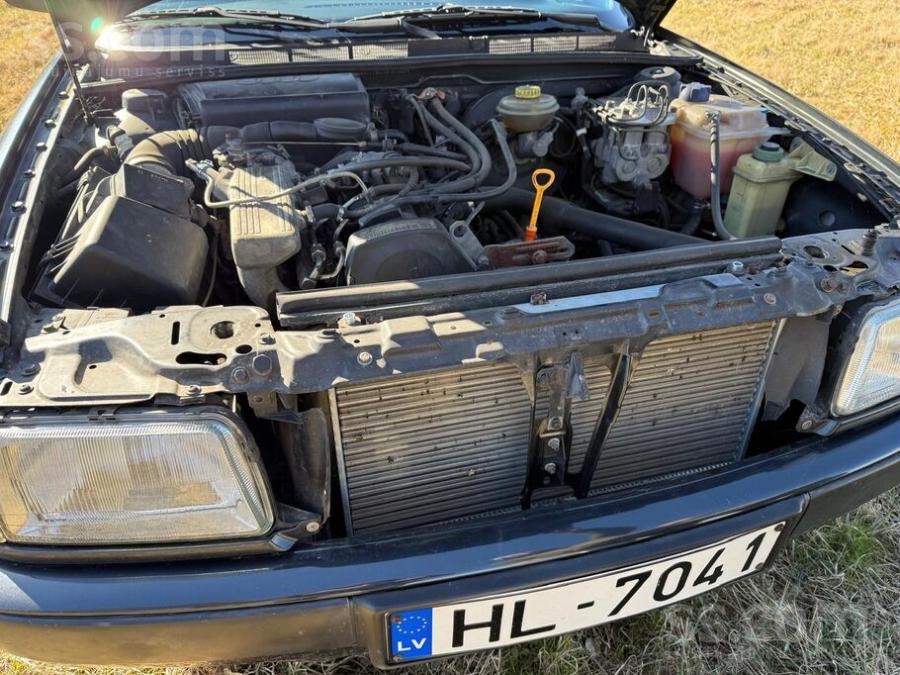 Melns Audi 80 1994 Preiļi, ar dzinēja tilpumu 2.00 L un nobraukumu 223 tūkst. km par 950 €, foto 4 vietnē AUTOMOTO.COM.LV