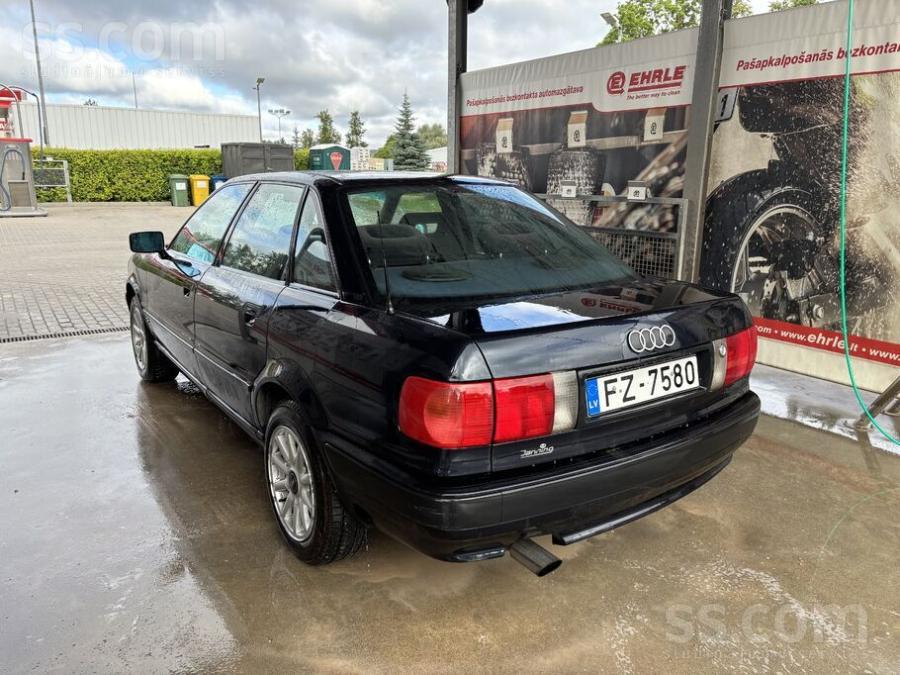 Черный Ауди 80 1994 в Рига, объемом двигателя 2.00 л и пробегом 390 тыс. км за 980 €, фото 1 на AUTOMOTO.COM.LV