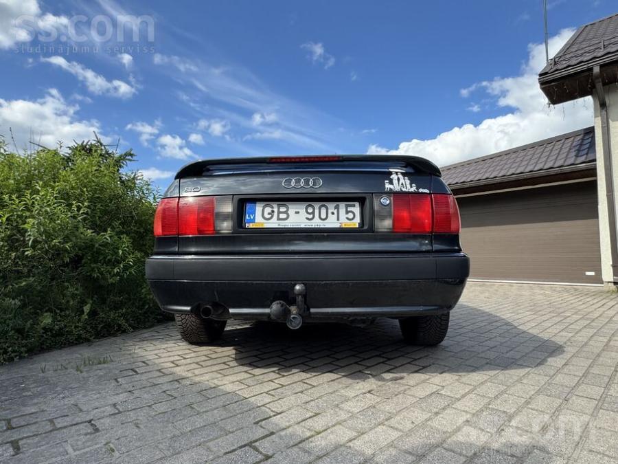 Melns Audi 80 1994 Rīga, ar dzinēja tilpumu 2.00 L un nobraukumu 243 tūkst. km par 1250 €, foto 4 vietnē AUTOMOTO.COM.LV