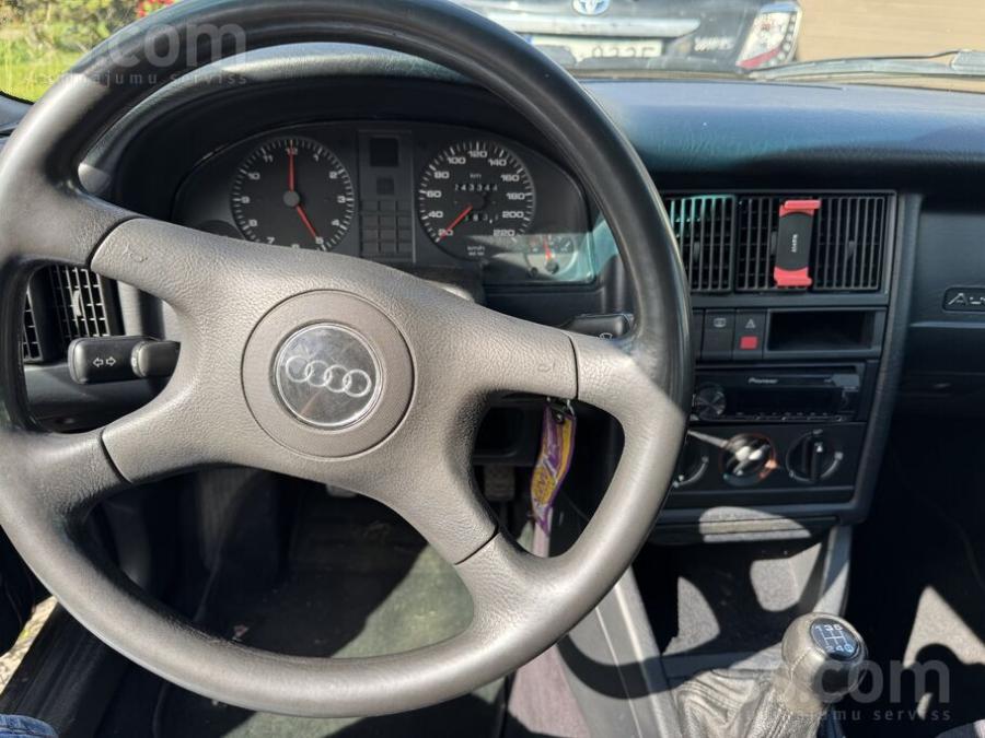 Melns Audi 80 1994 Rīga, ar dzinēja tilpumu 2.00 L un nobraukumu 243 tūkst. km par 1250 €, foto 9 vietnē AUTOMOTO.COM.LV
