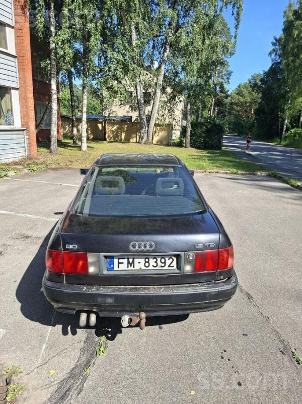 Black Audi 80 1994 in Riga, with an engine capacity of 1.90 L and mileage of 480 thousand km for 500 €, photo 2 on AUTOMOTO.COM.LV