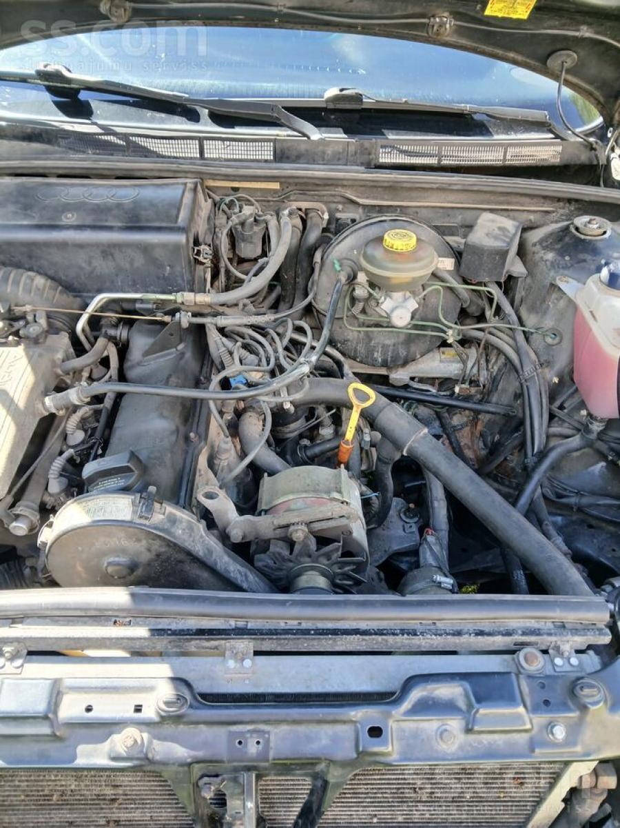 Black Audi 80 1994 in Limbazi, with an engine capacity of 1.60 L and mileage of 462 thousand km for 750 €, photo 1 on AUTOMOTO.COM.LV