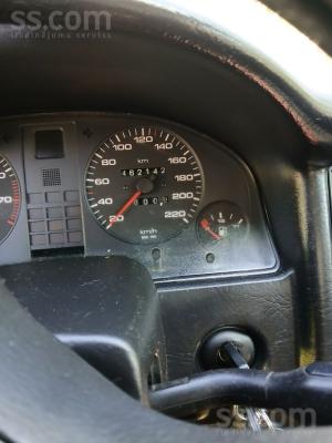 Black Audi 80 1994 in Limbazi, with an engine capacity of 1.60 L and mileage of 462 thousand km for 750 €, photo 3 on AUTOMOTO.COM.LV