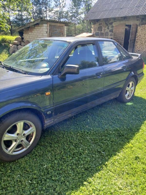 Melns Audi 80 1994 Limbaži, ar dzinēja tilpumu 1.60 L un nobraukumu 462 tūkst. km par 750 €, foto 3 vietnē AUTOMOTO.COM.LV