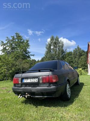 Melns Audi 80 1994 Kuldīga, ar dzinēja tilpumu 1.90 L un nobraukumu 473 tūkst. km par 1100 €, foto 3 vietnē AUTOMOTO.COM.LV