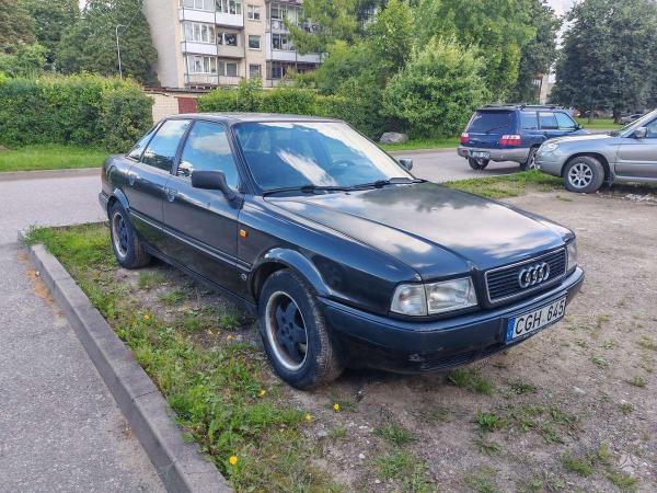 Black Audi 80 1994 in Kaisiadorys, with an engine capacity of 1.98 L and mileage of 292 thousand km for 1100 €, photo 2 on AUTOMOTO.COM.LV