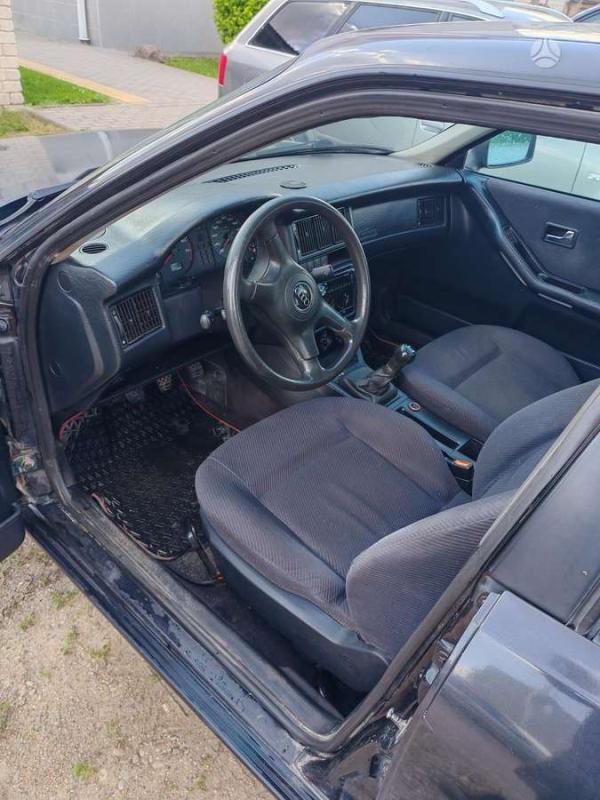 Black Audi 80 1994 in Kaisiadorys, with an engine capacity of 1.98 L and mileage of 292 thousand km for 1100 €, photo 5 on AUTOMOTO.COM.LV