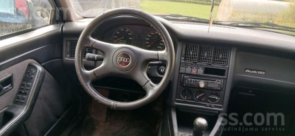 Black Audi 80 1994 in Aizkraukle, with an engine capacity of 1.90 L and mileage of 430 thousand km for 500 €, photo 7 on AUTOMOTO.COM.LV