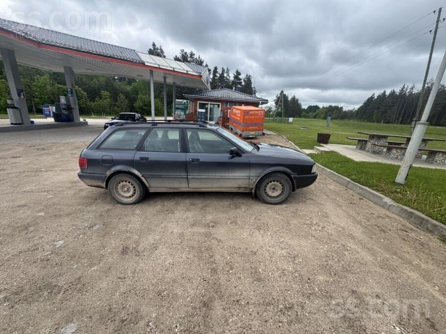 Black Audi 80 1993 in Madona, with an engine capacity of 2.00 L and mileage of 435 thousand km for 450 €, photo 3 on AUTOMOTO.COM.LV