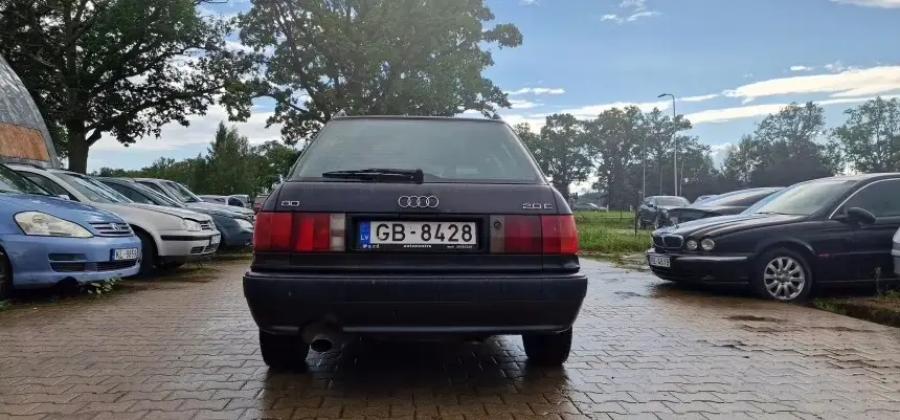 Melns Audi 80 1993 Valmiera, ar dzinēja tilpumu 0.00 L un nobraukumu 393 tūkst. km par 800 €, foto 5 vietnē AUTOMOTO.COM.LV