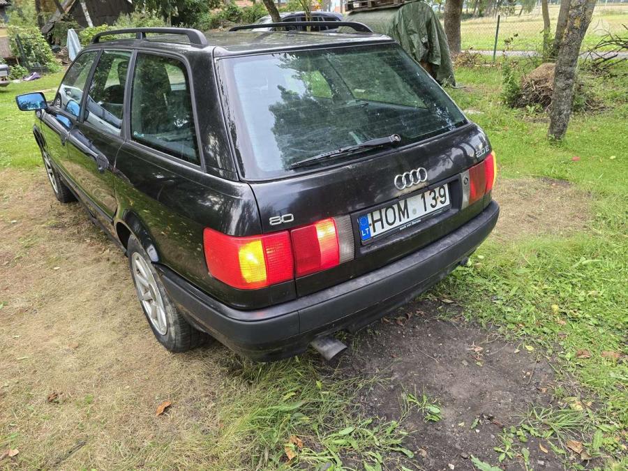Black Audi 80 1993 in Siauliai, with an engine capacity of 1.98 L and mileage of 310 thousand km for 600 €, photo 3 on AUTOMOTO.COM.LV