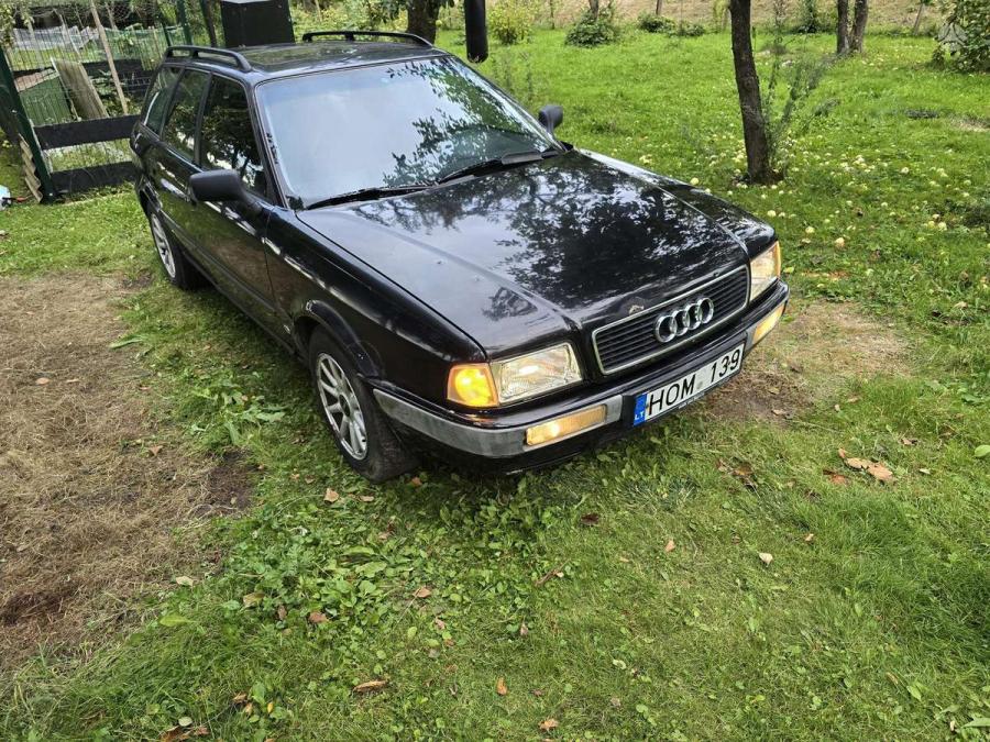 Black Audi 80 1993 in Siauliai, with an engine capacity of 1.98 L and mileage of 310 thousand km for 600 €, photo 4 on AUTOMOTO.COM.LV