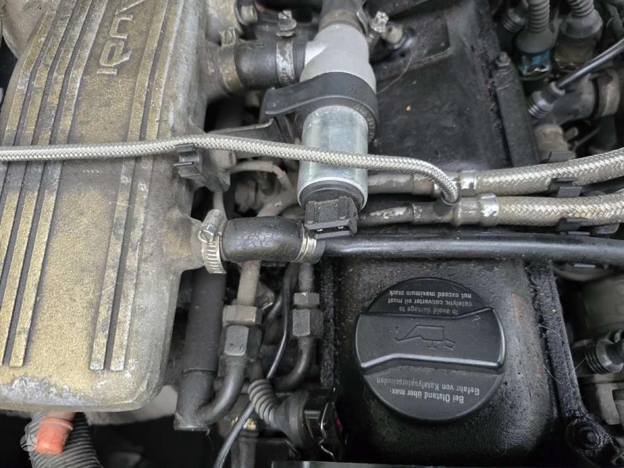 Black Audi 80 1993 in Siauliai, with an engine capacity of 1.98 L and mileage of 310 thousand km for 600 €, photo 5 on AUTOMOTO.COM.LV