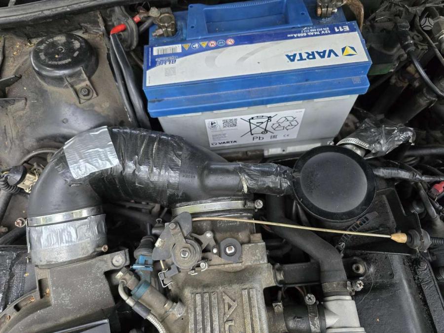 Black Audi 80 1993 in Siauliai, with an engine capacity of 1.98 L and mileage of 310 thousand km for 600 €, photo 6 on AUTOMOTO.COM.LV
