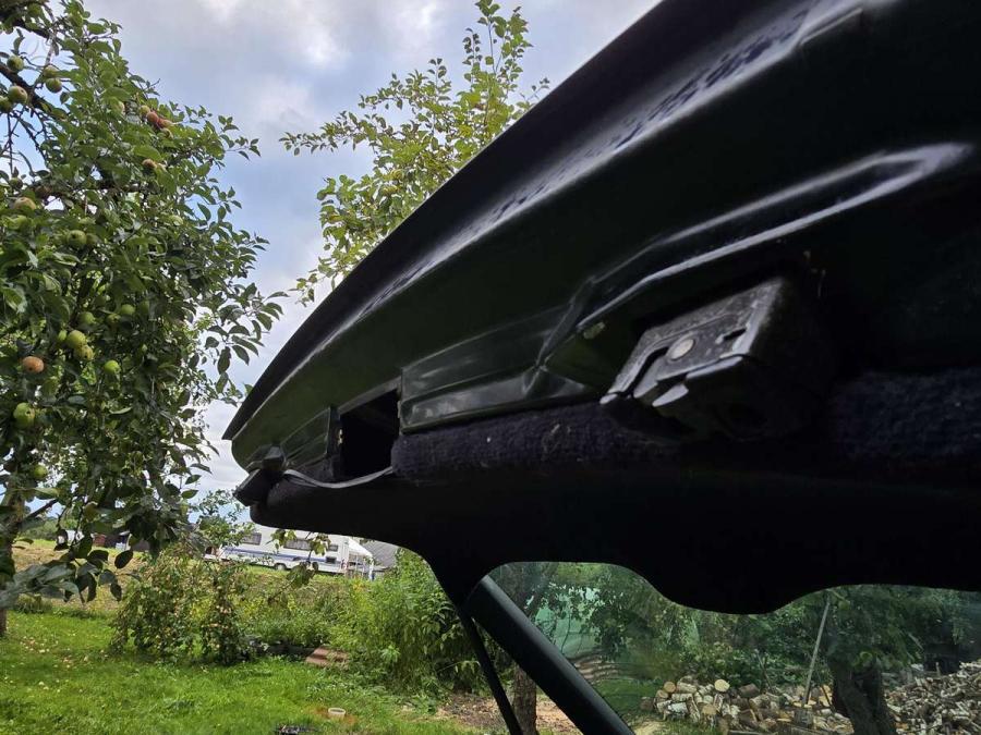 Black Audi 80 1993 in Siauliai, with an engine capacity of 1.98 L and mileage of 310 thousand km for 600 €, photo 10 on AUTOMOTO.COM.LV