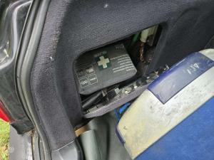 Black Audi 80 1993 in Siauliai, with an engine capacity of 1.98 L and mileage of 310 thousand km for 600 €, photo 12 on AUTOMOTO.COM.LV
