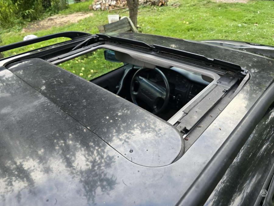 Black Audi 80 1993 in Siauliai, with an engine capacity of 1.98 L and mileage of 310 thousand km for 600 €, photo 17 on AUTOMOTO.COM.LV