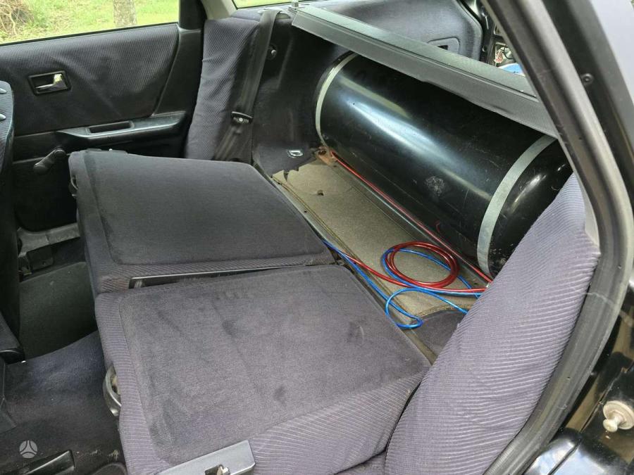Black Audi 80 1993 in Siauliai, with an engine capacity of 1.98 L and mileage of 310 thousand km for 600 €, photo 25 on AUTOMOTO.COM.LV