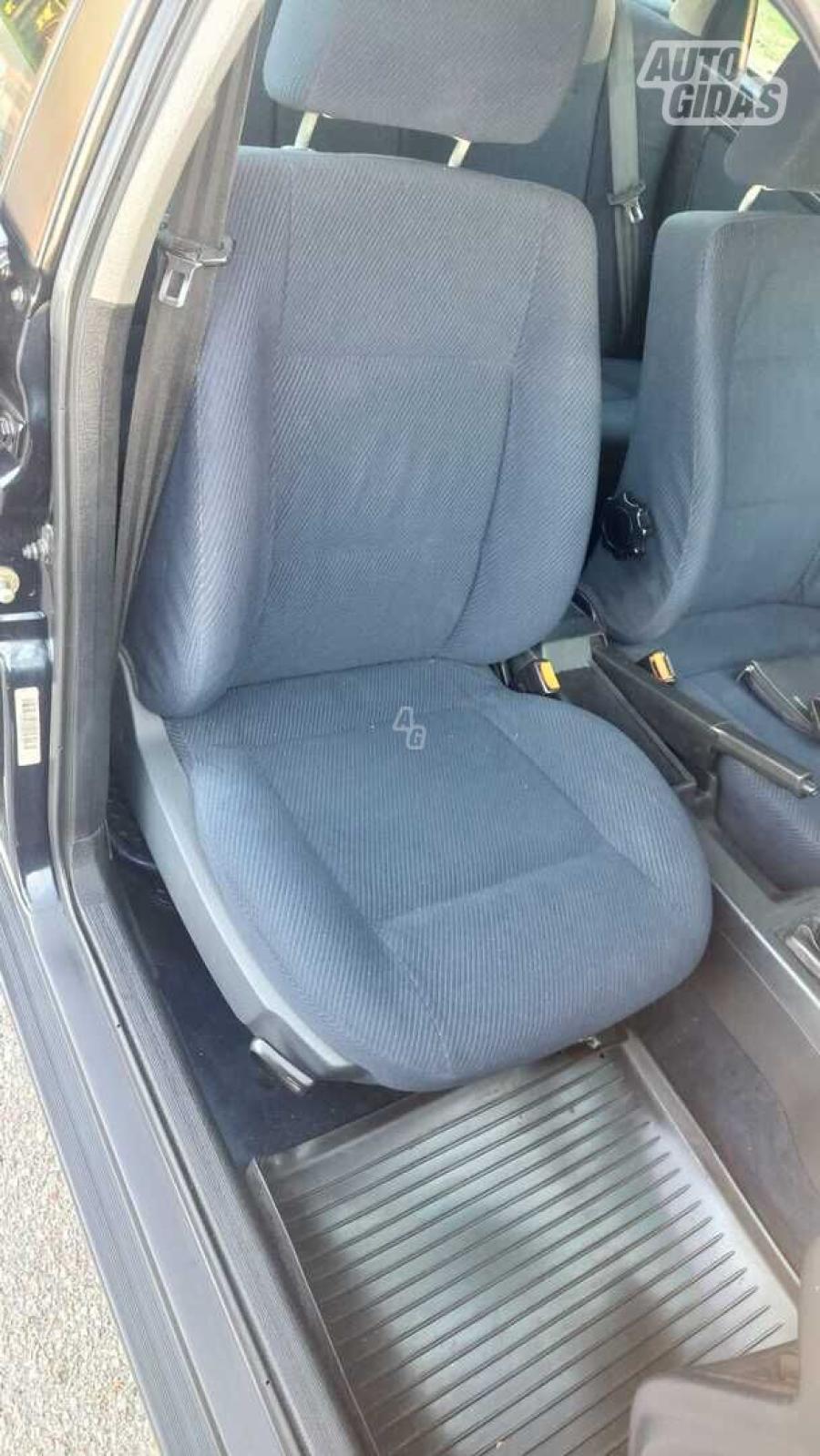 Melns Audi 80 1994 Kauņa, ar dzinēja tilpumu 1.90 L un nobraukumu 280 tūkst. km par 1650 €, foto 17 vietnē AUTOMOTO.COM.LV