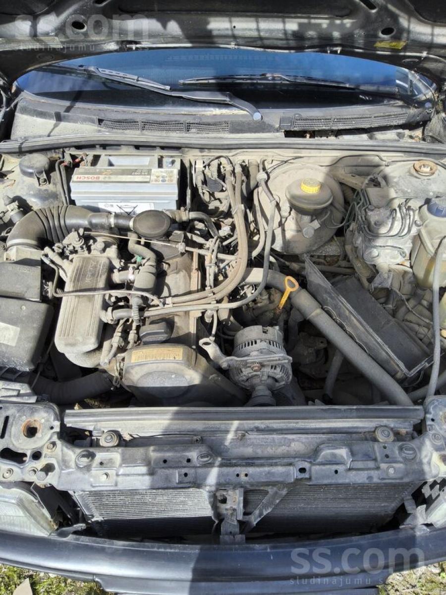 Melns Audi 80 1994 Daugavpils, ar dzinēja tilpumu 2.00 L un nobraukumu 310 tūkst. km par 350 €, foto 3 vietnē AUTOMOTO.COM.LV