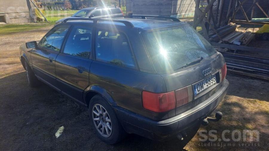 Melns Audi 80 1995 Rīga, ar dzinēja tilpumu 1.90 L un nobraukumu 450 tūkst. km par 550 €, foto 4 vietnē AUTOMOTO.COM.LV