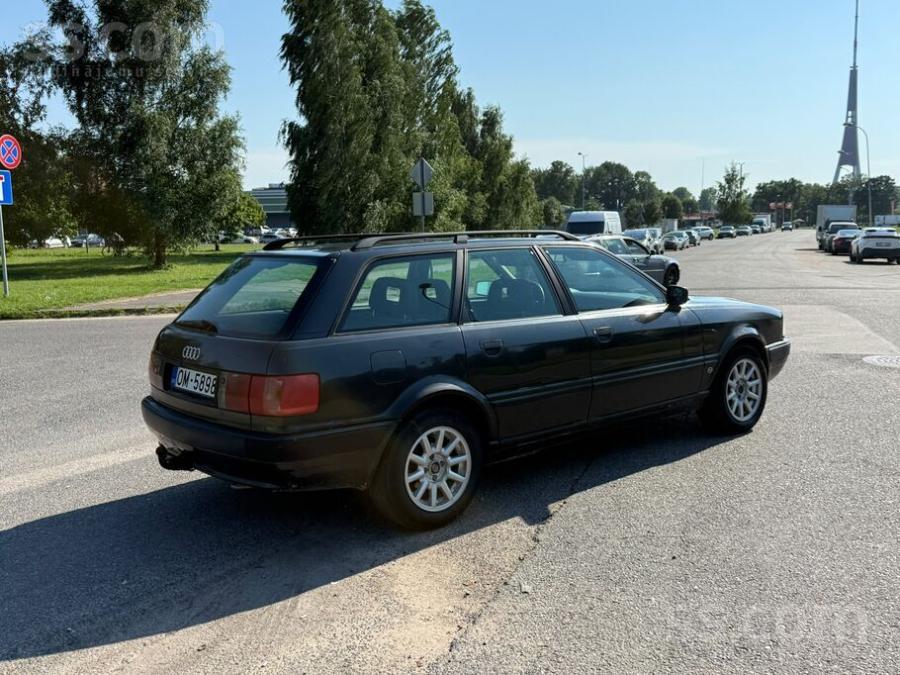 Черный Ауди 80 1995 в Рига, объемом двигателя 1.90 л и пробегом 295 тыс. км за 750 €, фото 4 на AUTOMOTO.COM.LV