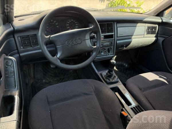 Melns Audi 80 1995 Rīga, ar dzinēja tilpumu 1.90 L un nobraukumu 295 tūkst. km par 750 €, foto 5 vietnē AUTOMOTO.COM.LV