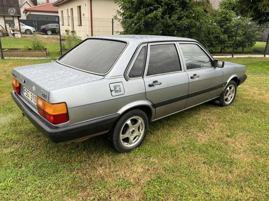 Blue Audi 80 1986 in Siauliai, with an engine capacity of 1.78 L and mileage of 233 thousand km for 3500 €, photo 6 on AUTOMOTO.COM.LV