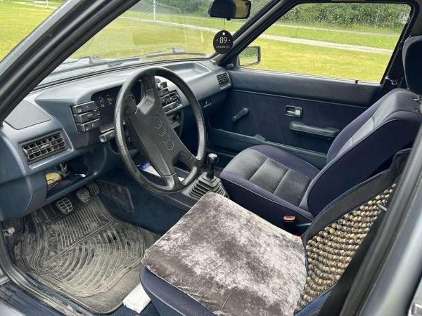 Blue Audi 80 1986 in Siauliai, with an engine capacity of 1.78 L and mileage of 233 thousand km for 3500 €, photo 6 on AUTOMOTO.COM.LV