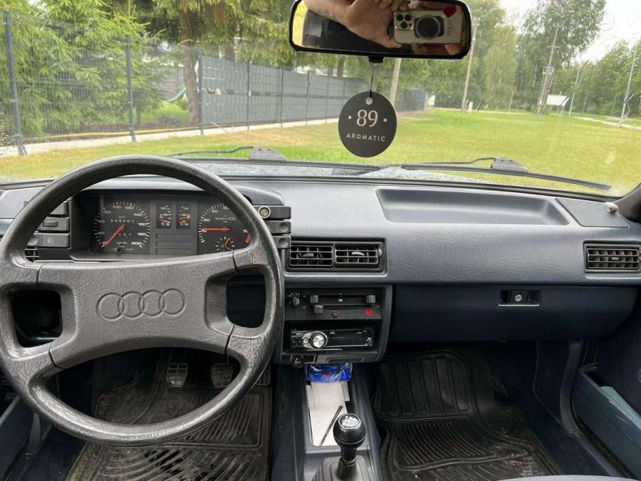 Blue Audi 80 1986 in Siauliai, with an engine capacity of 1.78 L and mileage of 233 thousand km for 3500 €, photo 8 on AUTOMOTO.COM.LV