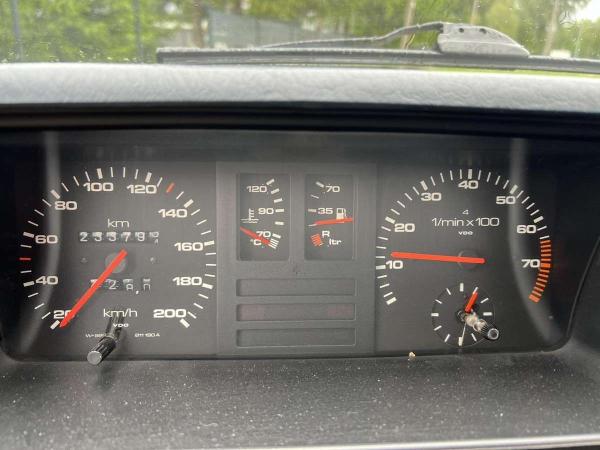 Blue Audi 80 1986 in Siauliai, with an engine capacity of 1.78 L and mileage of 233 thousand km for 3500 €, photo 9 on AUTOMOTO.COM.LV