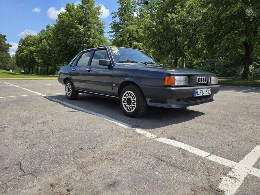 Zils Audi 80 1986 Kauņa, ar dzinēja tilpumu 1.58 L un nobraukumu 184 tūkst. km par 1500 €, foto 3 vietnē AUTOMOTO.COM.LV