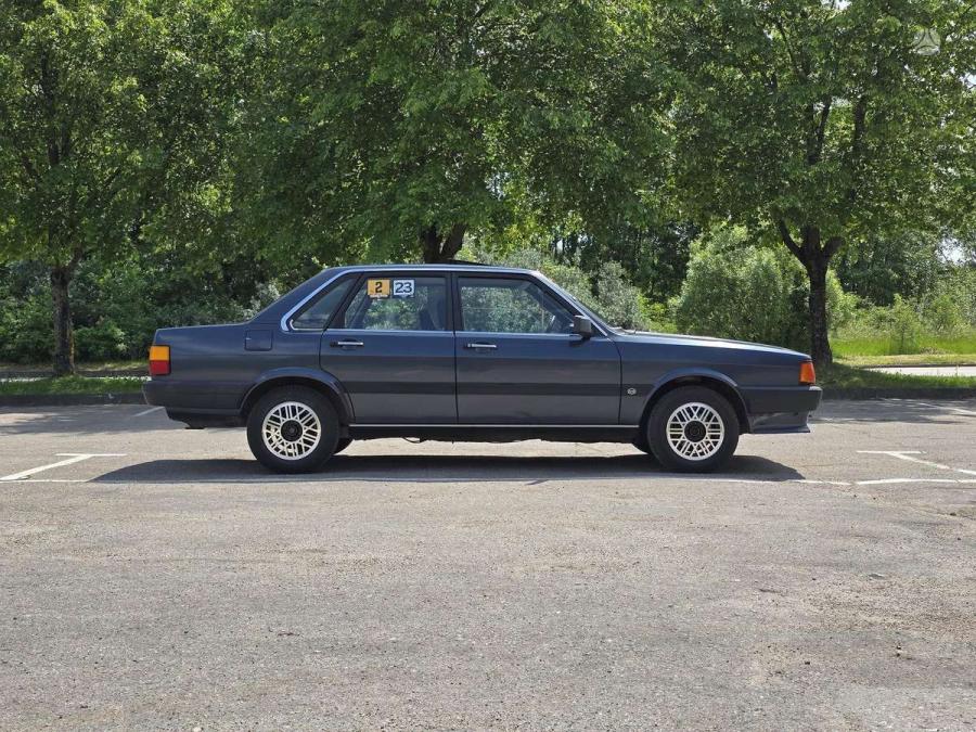Zils Audi 80 1986 Kauņa, ar dzinēja tilpumu 1.58 L un nobraukumu 184 tūkst. km par 1500 €, foto 4 vietnē AUTOMOTO.COM.LV
