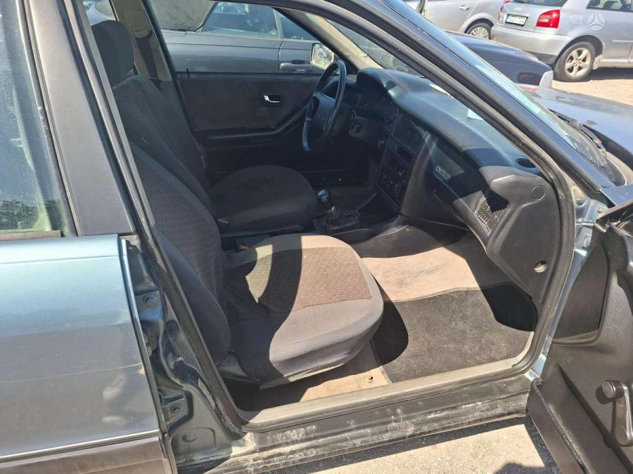 Zils Audi 80 1988 Plungė, ar dzinēja tilpumu 1.76 L un nobraukumu 174 tūkst. km par 550 €, foto 12 vietnē AUTOMOTO.COM.LV