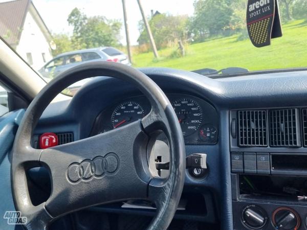 Blue Audi 80 1988 in Vilnius, with an engine capacity of 1.80 L and mileage of 297 thousand km for 800 €, photo 6 on AUTOMOTO.COM.LV