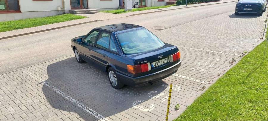 Синий Ауди 80 1988 в Вильнюс, объемом двигателя 1.85 л и пробегом 262 тыс. км за 999 €, фото 8 на AUTOMOTO.COM.LV