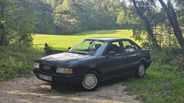 Zils Audi 80 1988 Viļņa, ar dzinēja tilpumu 1.80 L un nobraukumu 298 tūkst. km par 799 €, foto 1 vietnē AUTOMOTO.COM.LV