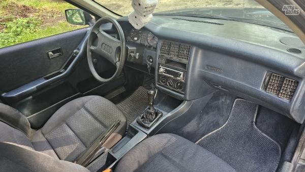 Zils Audi 80 1988 Viļņa, ar dzinēja tilpumu 1.80 L un nobraukumu 298 tūkst. km par 799 €, foto 6 vietnē AUTOMOTO.COM.LV