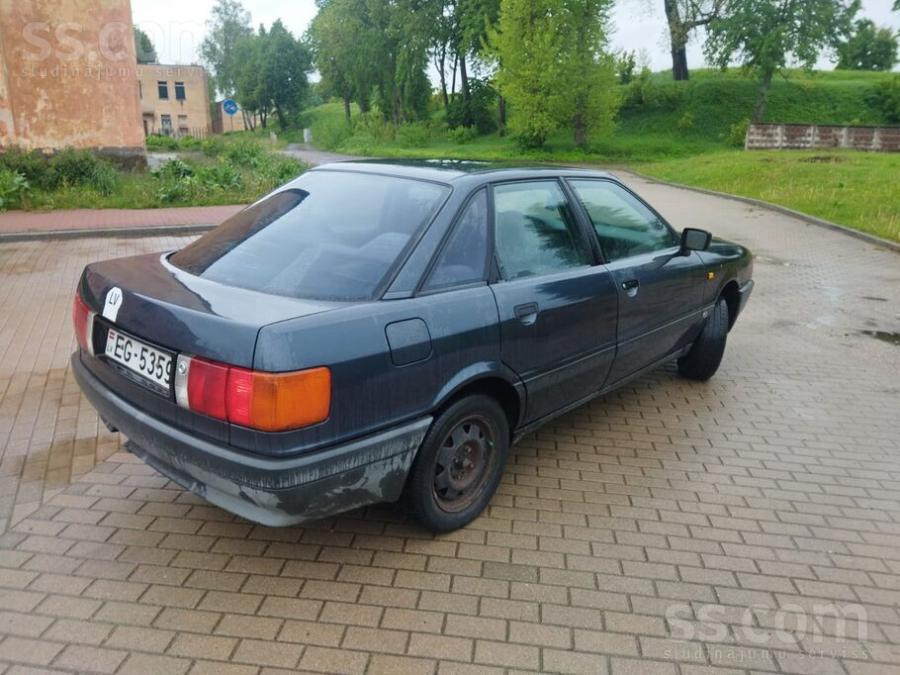 Blue Audi 80 1989 in Daugavpils, with an engine capacity of 1.60 L and mileage of 340 thousand km for 800 €, photo 6 on AUTOMOTO.COM.LV