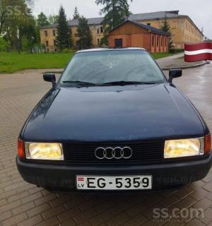 Blue Audi 80 1989 in Daugavpils, with an engine capacity of 1.60 L and mileage of 340 thousand km for 800 €, photo 10 on AUTOMOTO.COM.LV